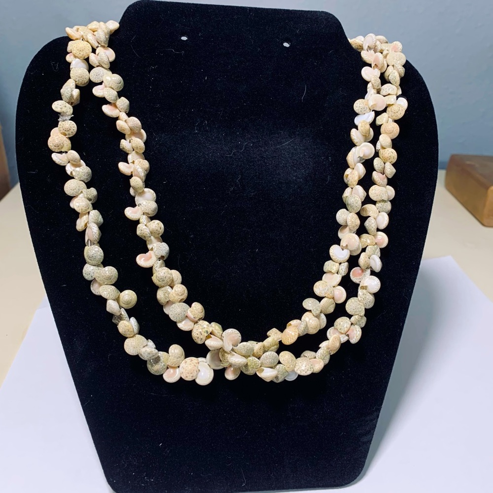 Vintage Moon Shell Necklace - Gem